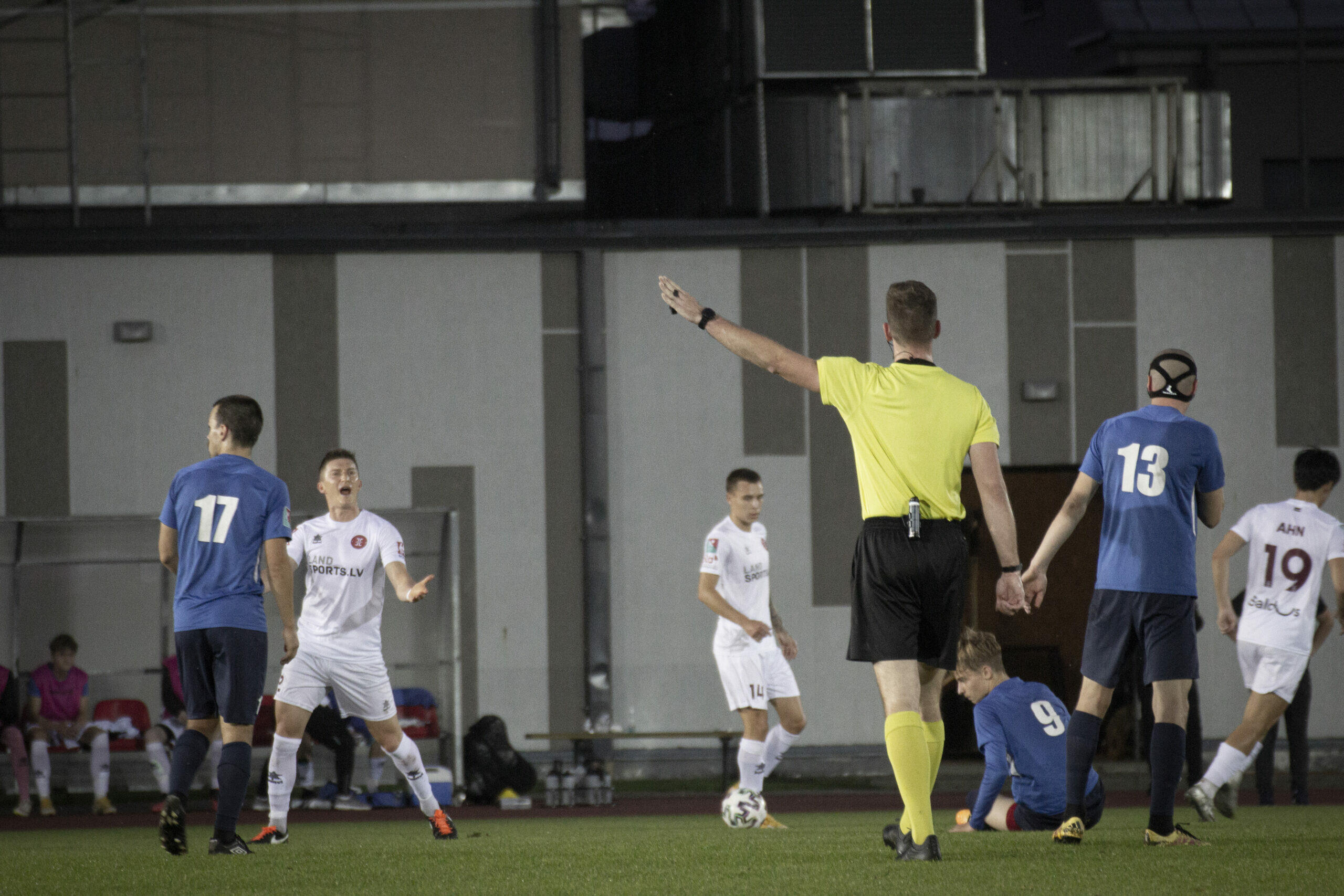 Become A Better Center Back in 4 Simple Steps | RicFit