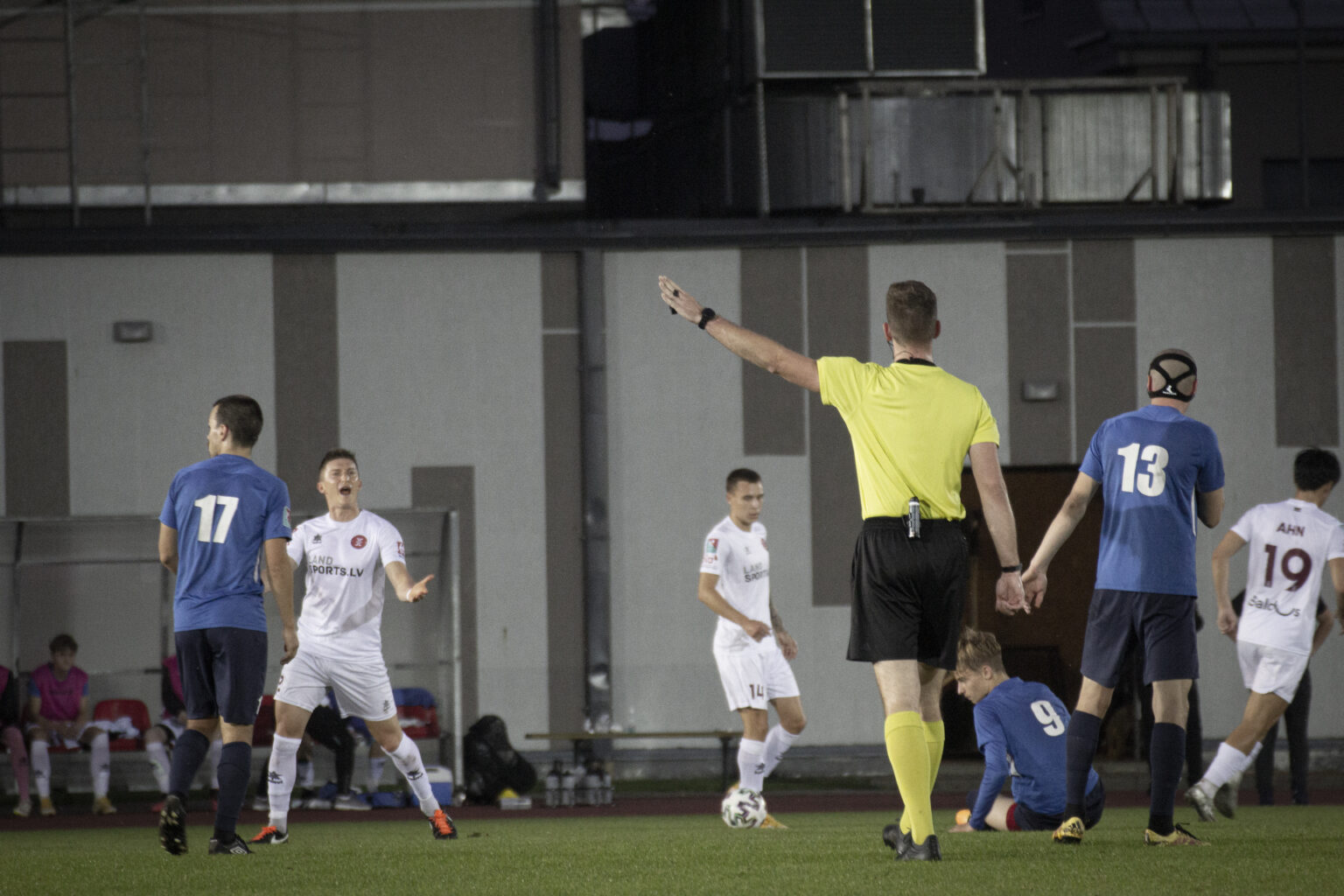 Become A Better Center Back in 4 Simple Steps | RicFit