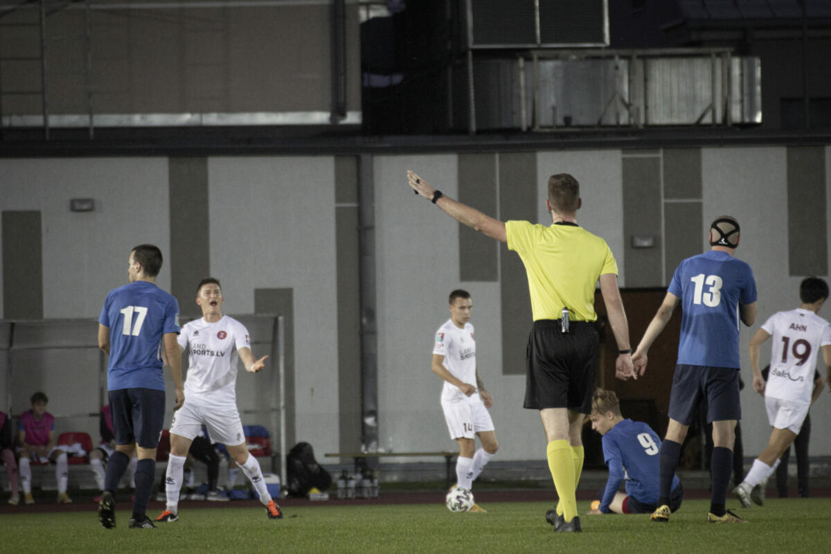 Become A Better Center Back in 4 Simple Steps | RicFit