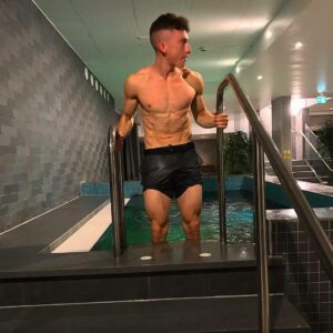 The Truth behind Ice Baths for Footballers: Are They Worth the Hype ...