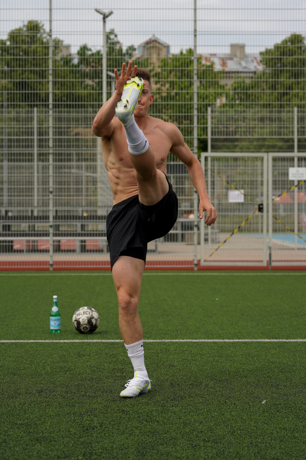 The 5-Step Comprehensive Guide to Gain Muscle as a Footballer: | RicFit
