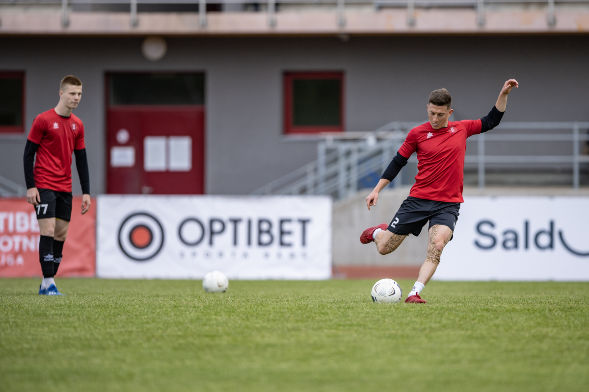 How to Become the Best Striker in the League | RicFit